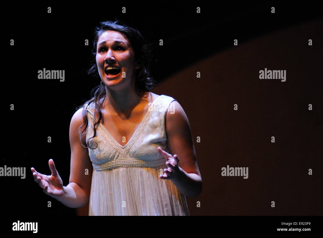 Shakespeare auditorium hi-res stock photography and images - Alamy