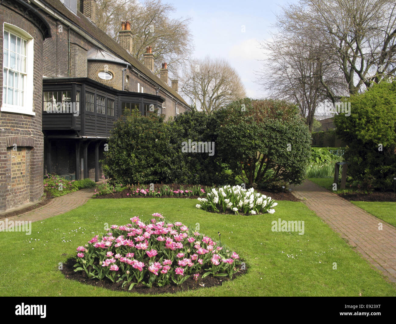 View of the Geffrye Museum's Victorian period garden Stock Photo - Alamy