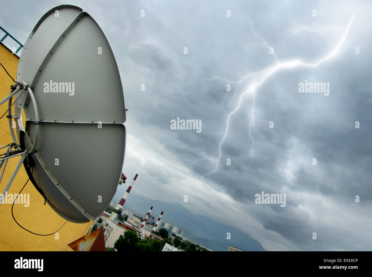Parabolic antenna lightning hi-res stock photography and images - Alamy