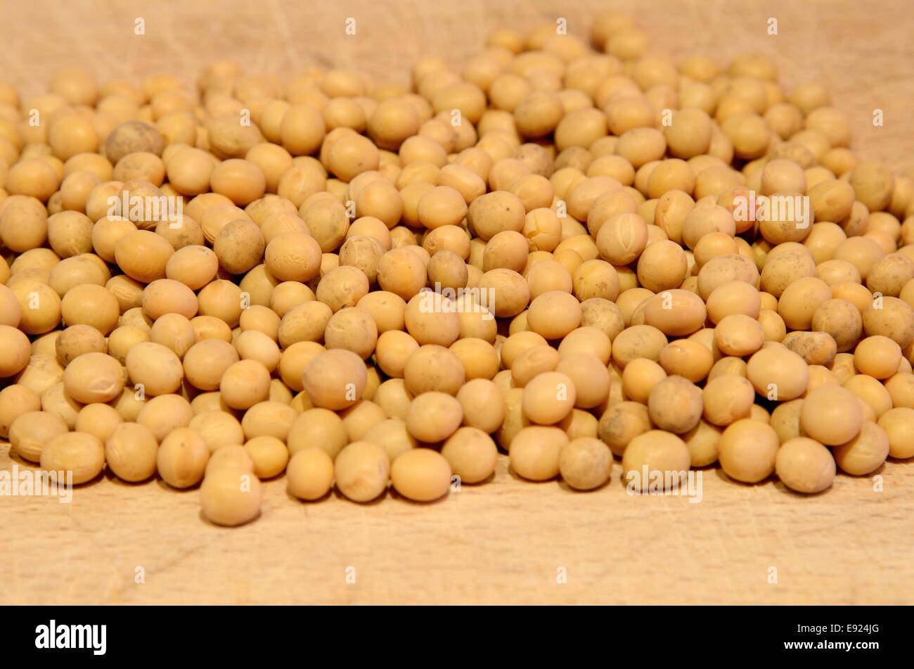 Yellow soya beans Stock Photo - Alamy