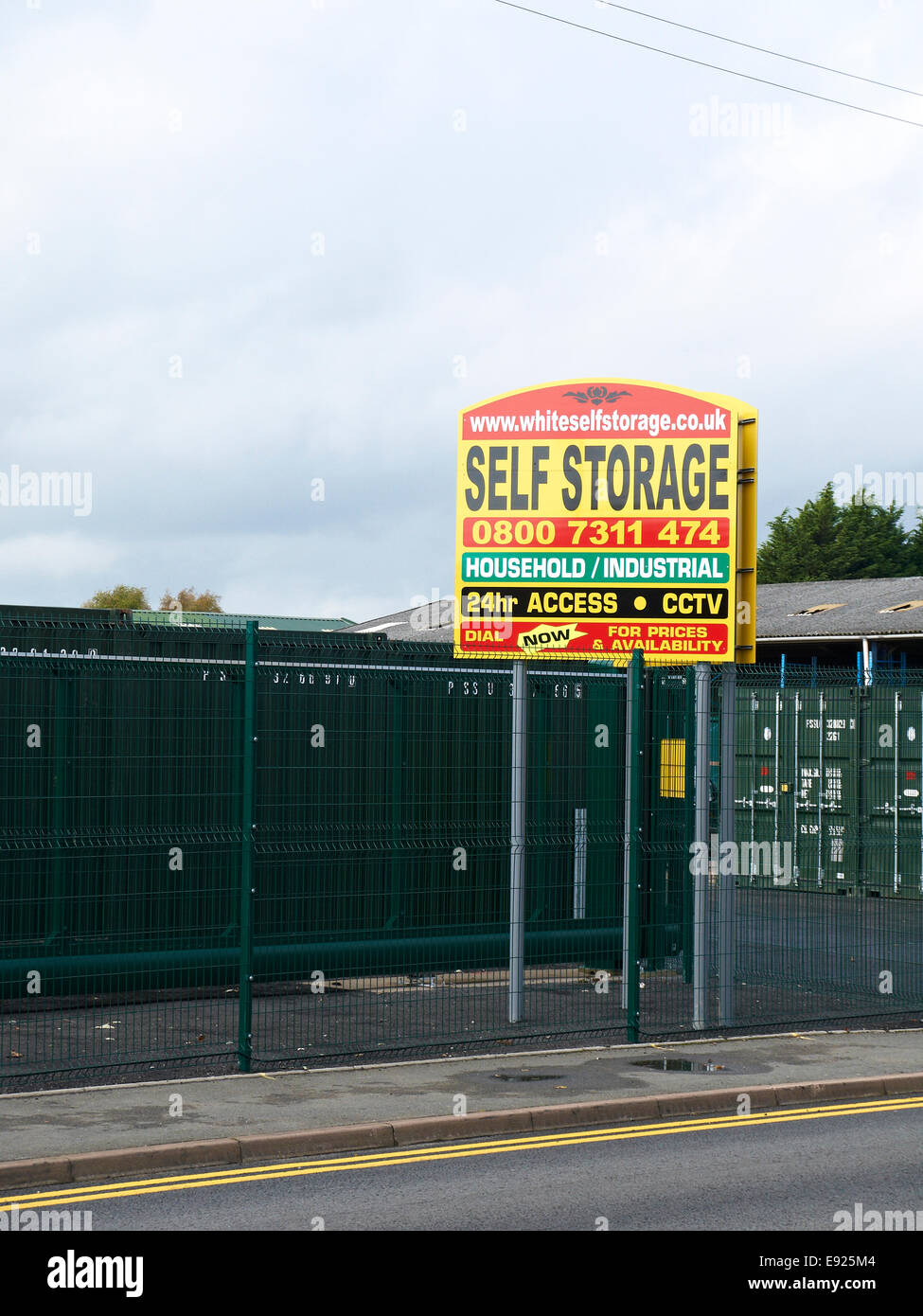 Uk containers hi-res stock photography and images - Alamy
