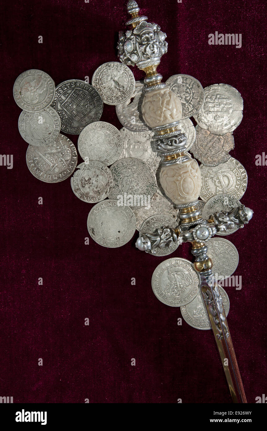 Old silver coins hi-res stock photography and images - Alamy