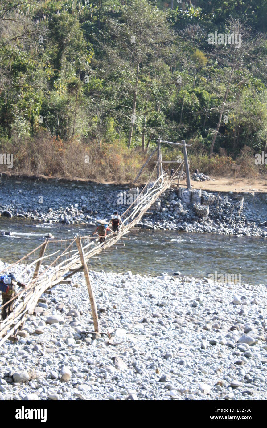 Bridge crossing river hi-res stock photography and images - Alamy