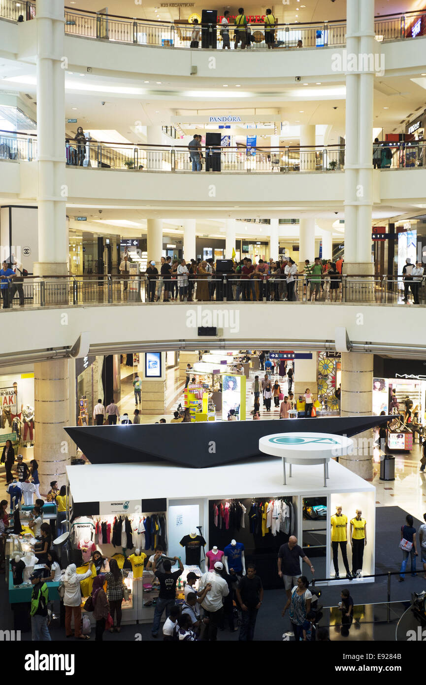 Shoping Center High Resolution Stock Photography and Images - Alamy