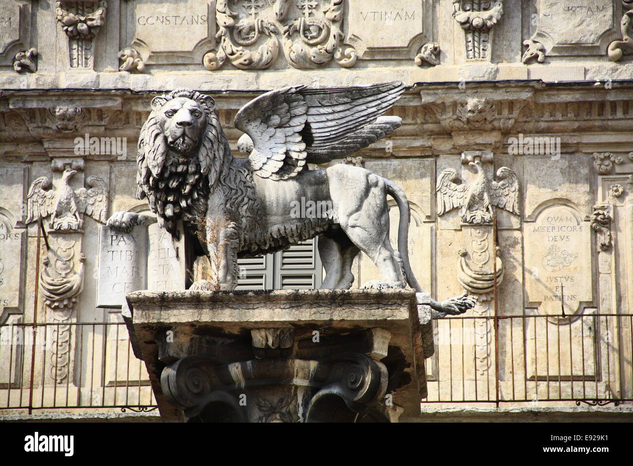 St marks lion hi-res stock photography and images - Alamy