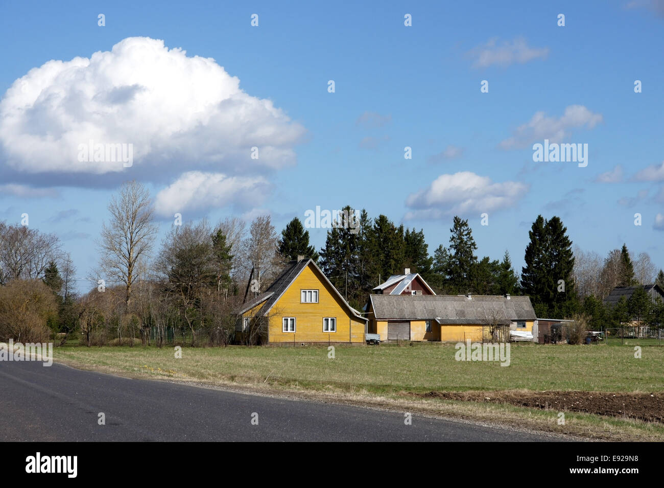 Road and the house Stock Photo - Alamy