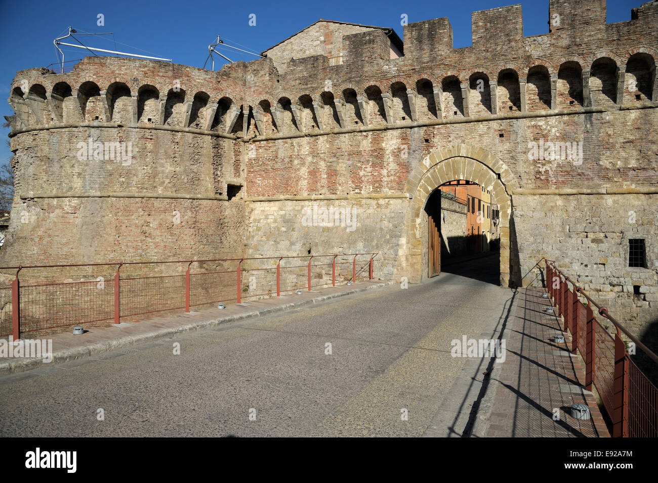 Porta Nova (Colle di Valdelsa Stock Photo - Alamy