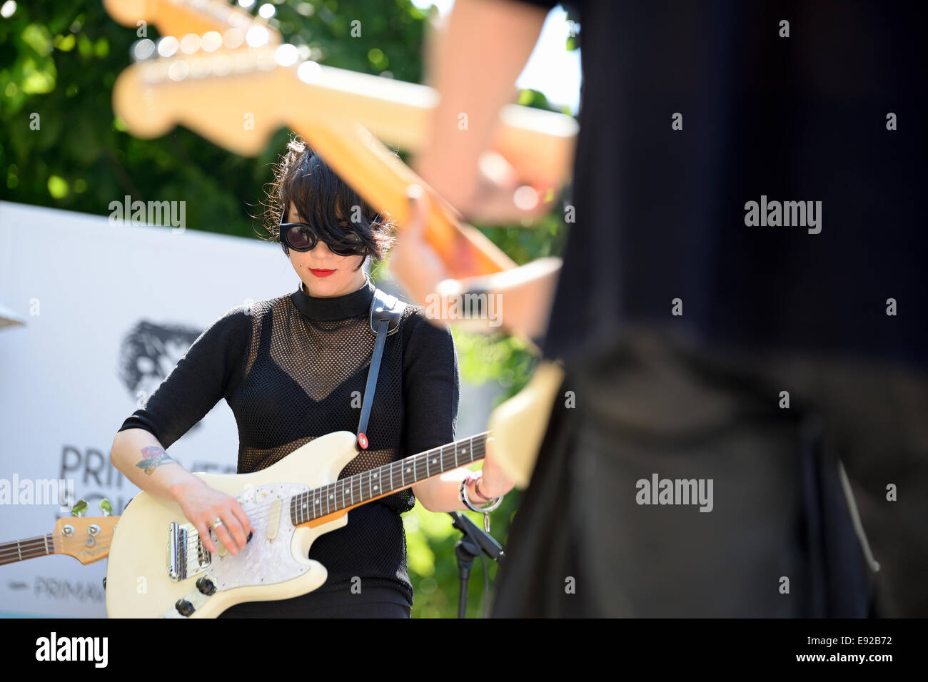 BARCELONA - MAY 30: Dum Dum Girls (American rock band from Los Angeles ...