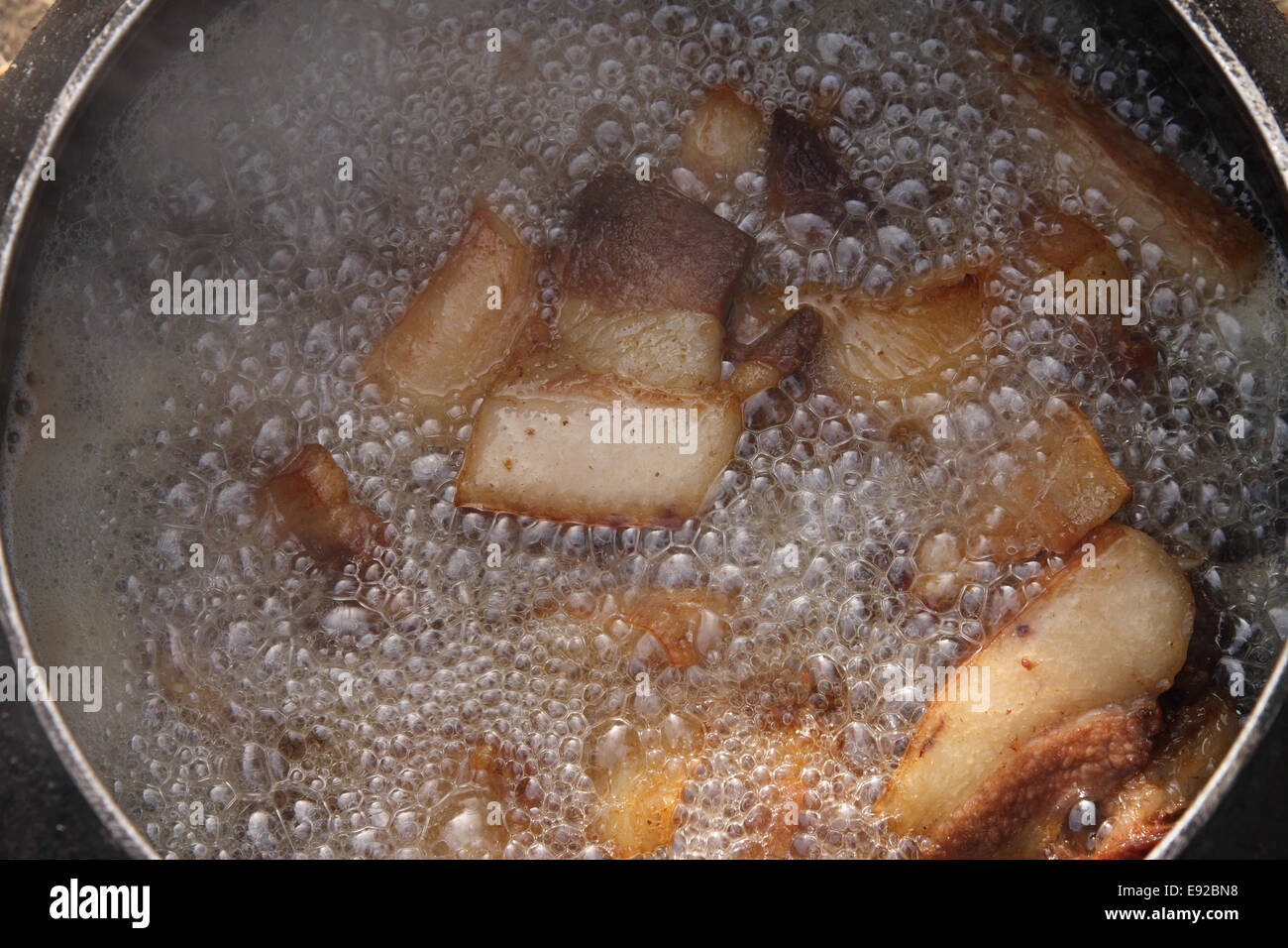 Saucepan meat stew hi-res stock photography and images - Alamy