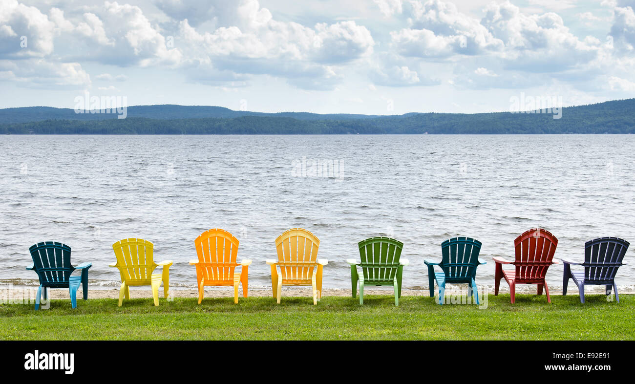 Inviting lakeside seat hi-res stock photography and images - Alamy