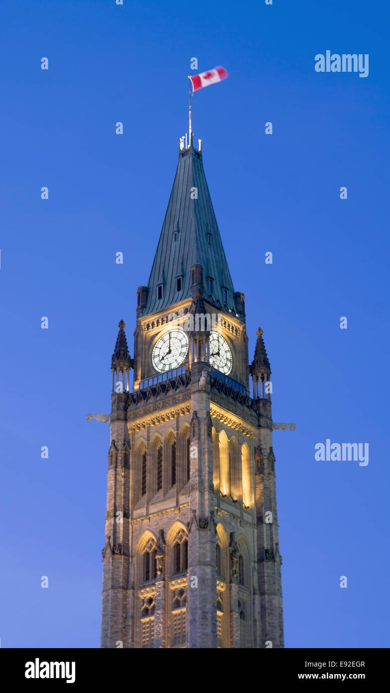 Eight pm hi-res stock photography and images - Alamy