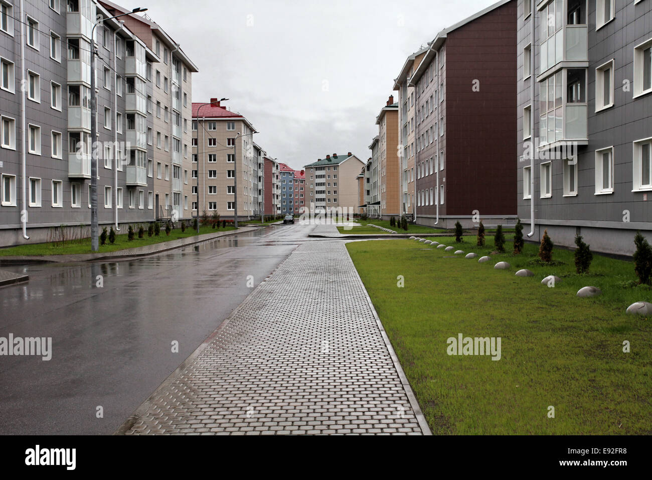 Straight city street hi-res stock photography and images - Alamy