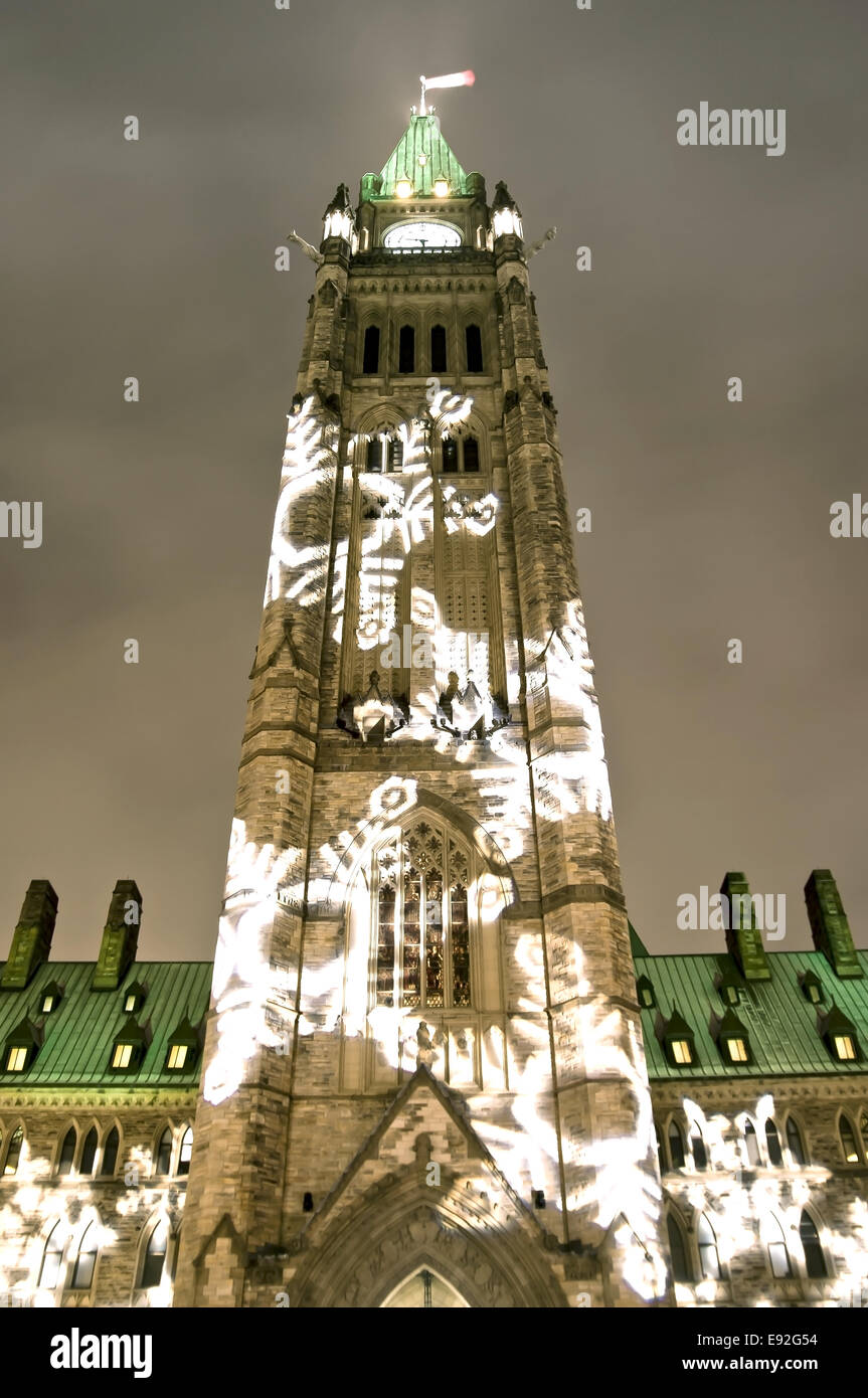 Round tower dark sky hi-res stock photography and images - Alamy