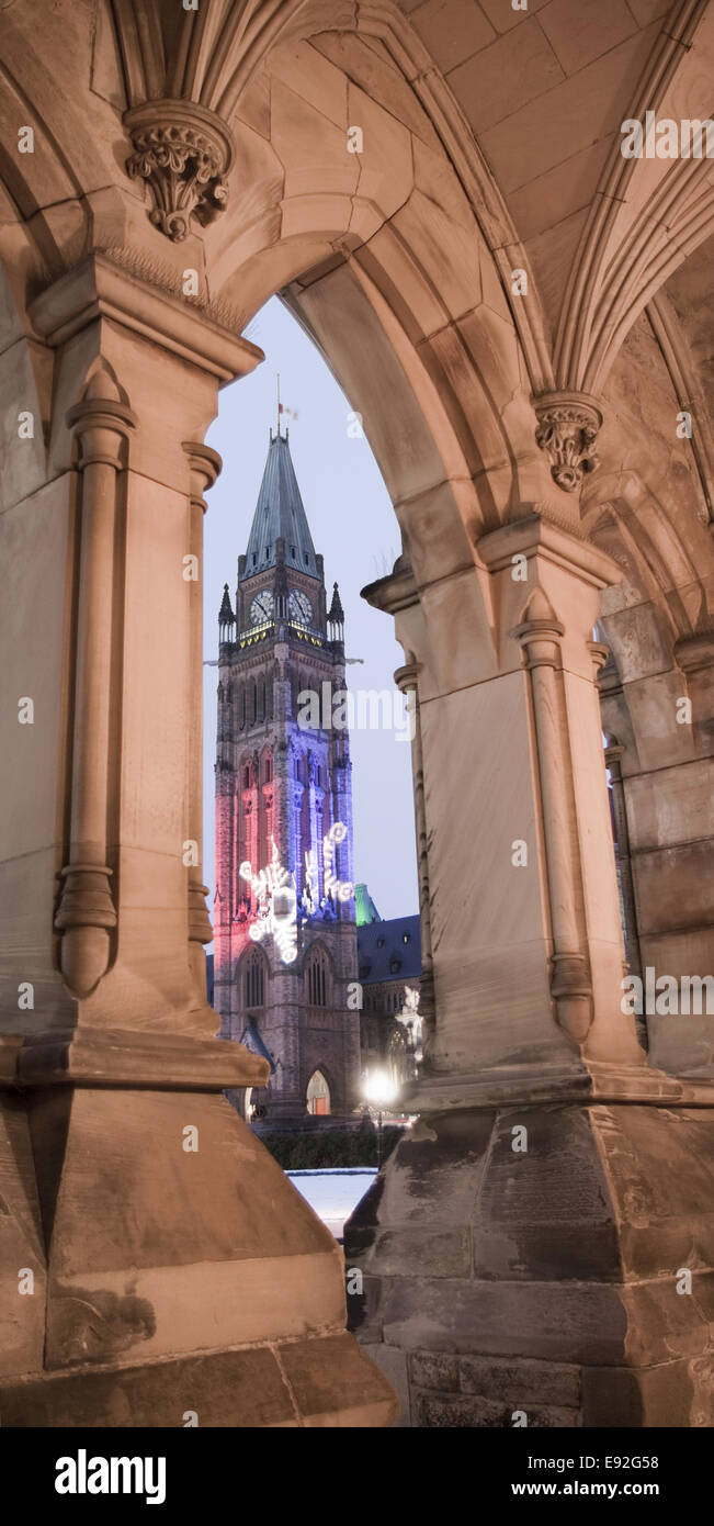 Tower through an arch hi-res stock photography and images - Alamy
