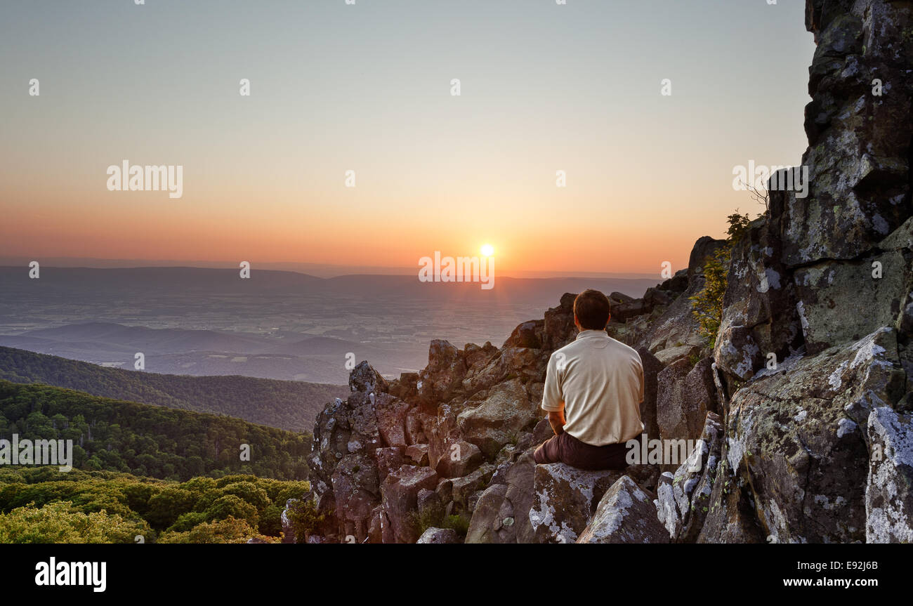 Blue ridge mountains virginia sunrise hi-res stock photography and ...