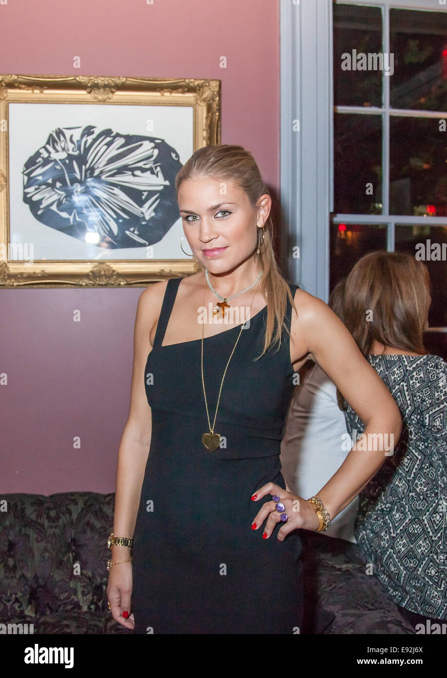 Jewelry displays hi-res stock photography and images - Alamy