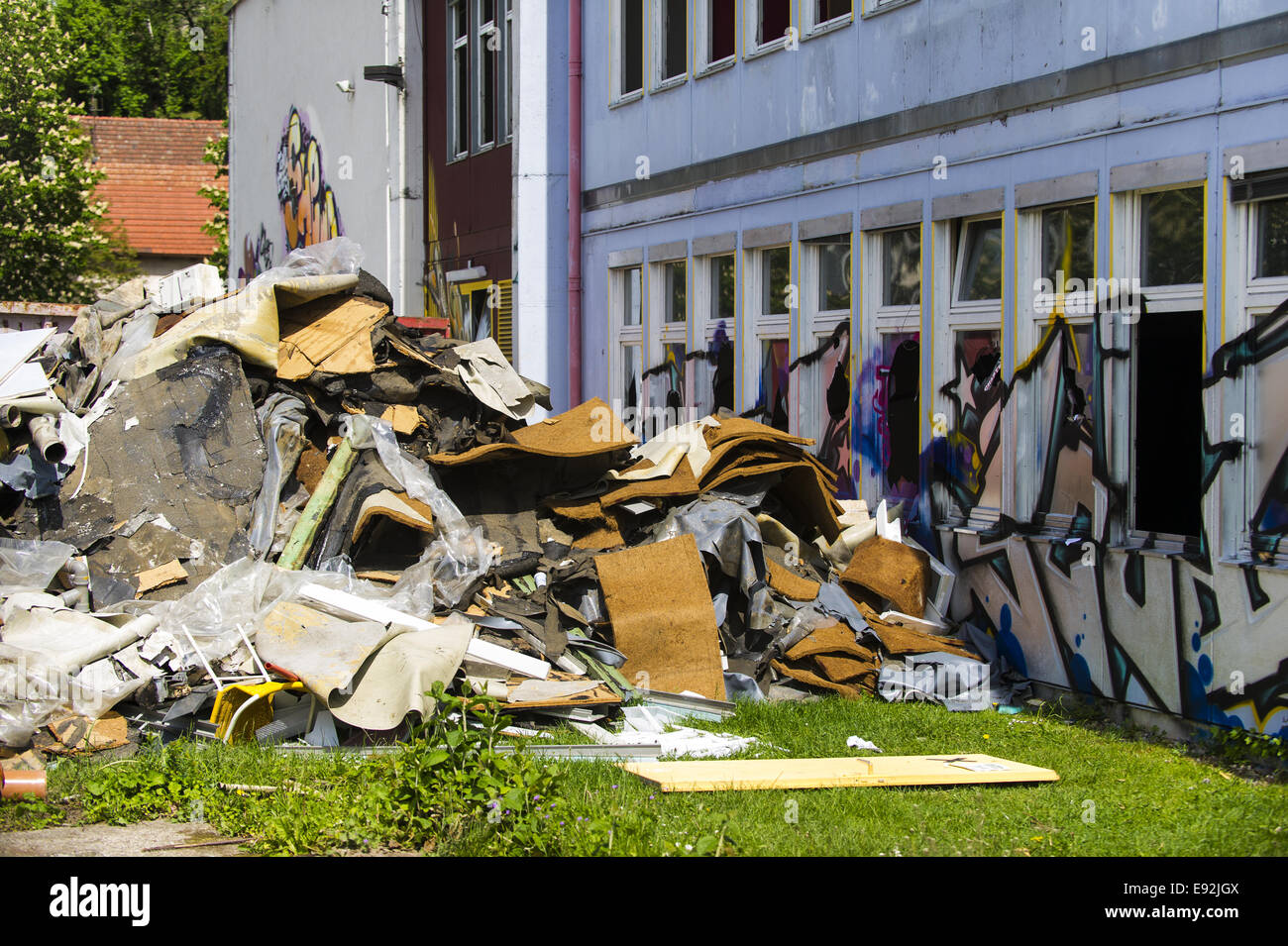 Demolition of an office building Stock Photo - Alamy