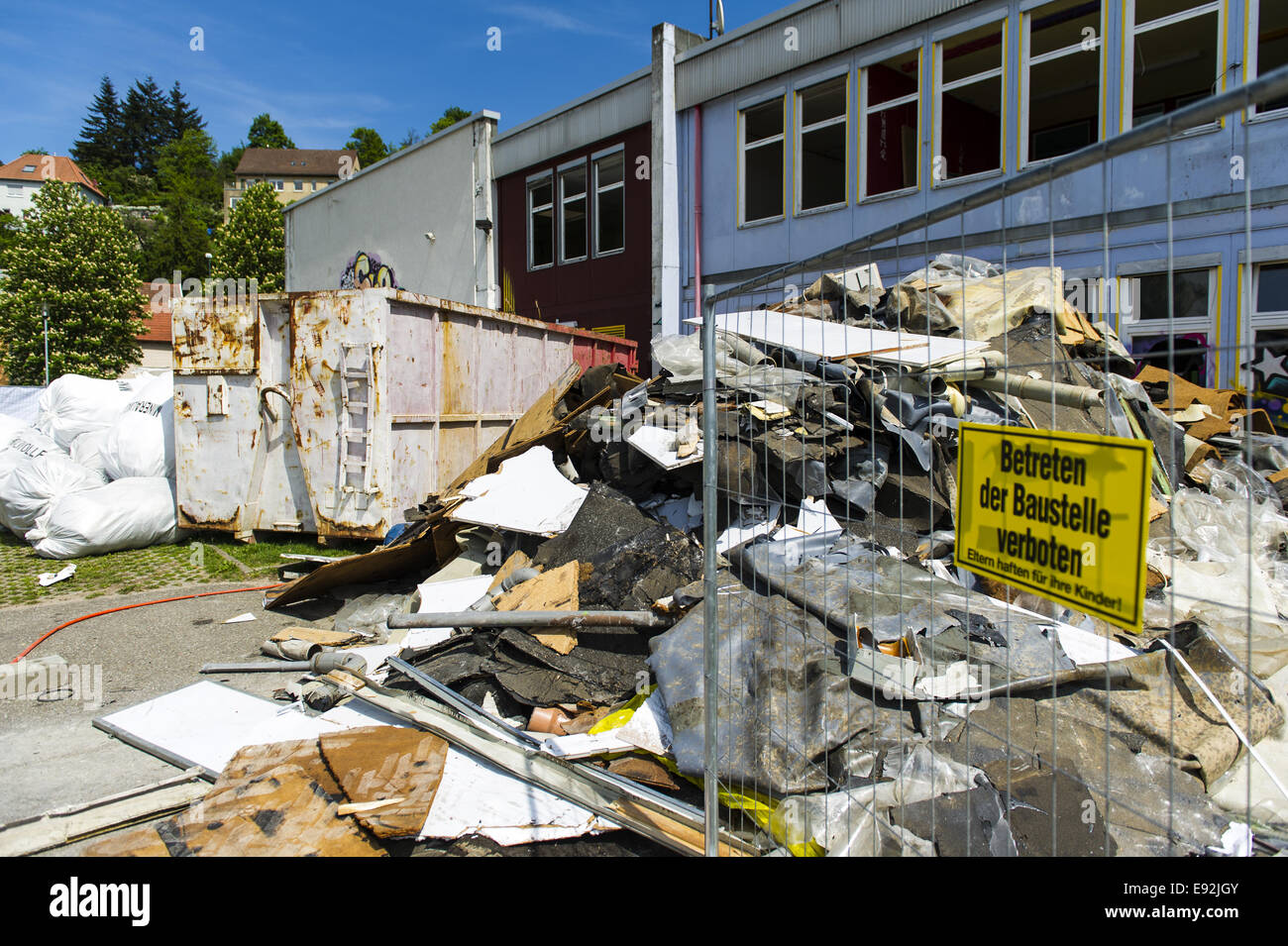 Demolition of an office building Stock Photo - Alamy
