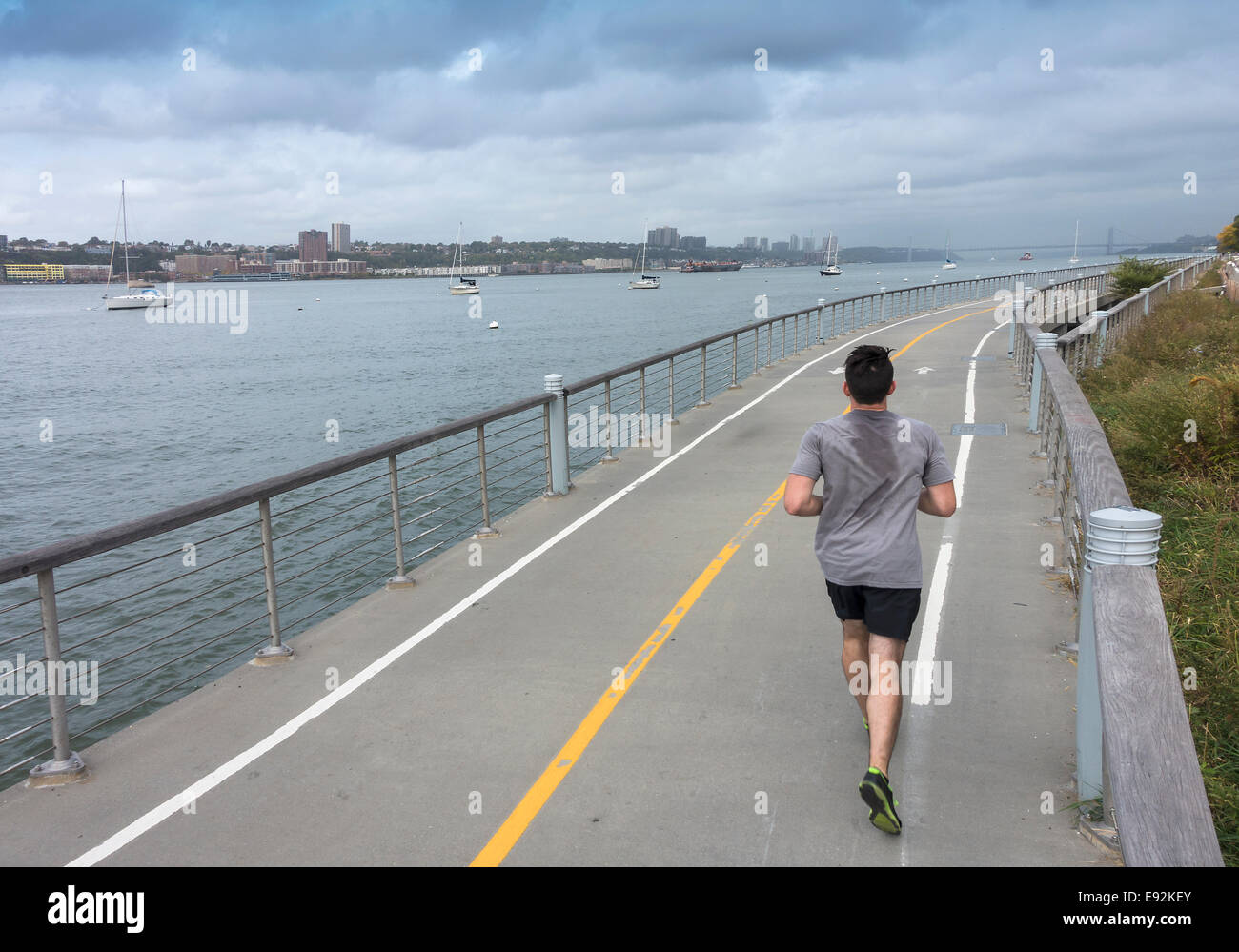 Nyc waterfront bike path hi-res stock photography and images - Alamy