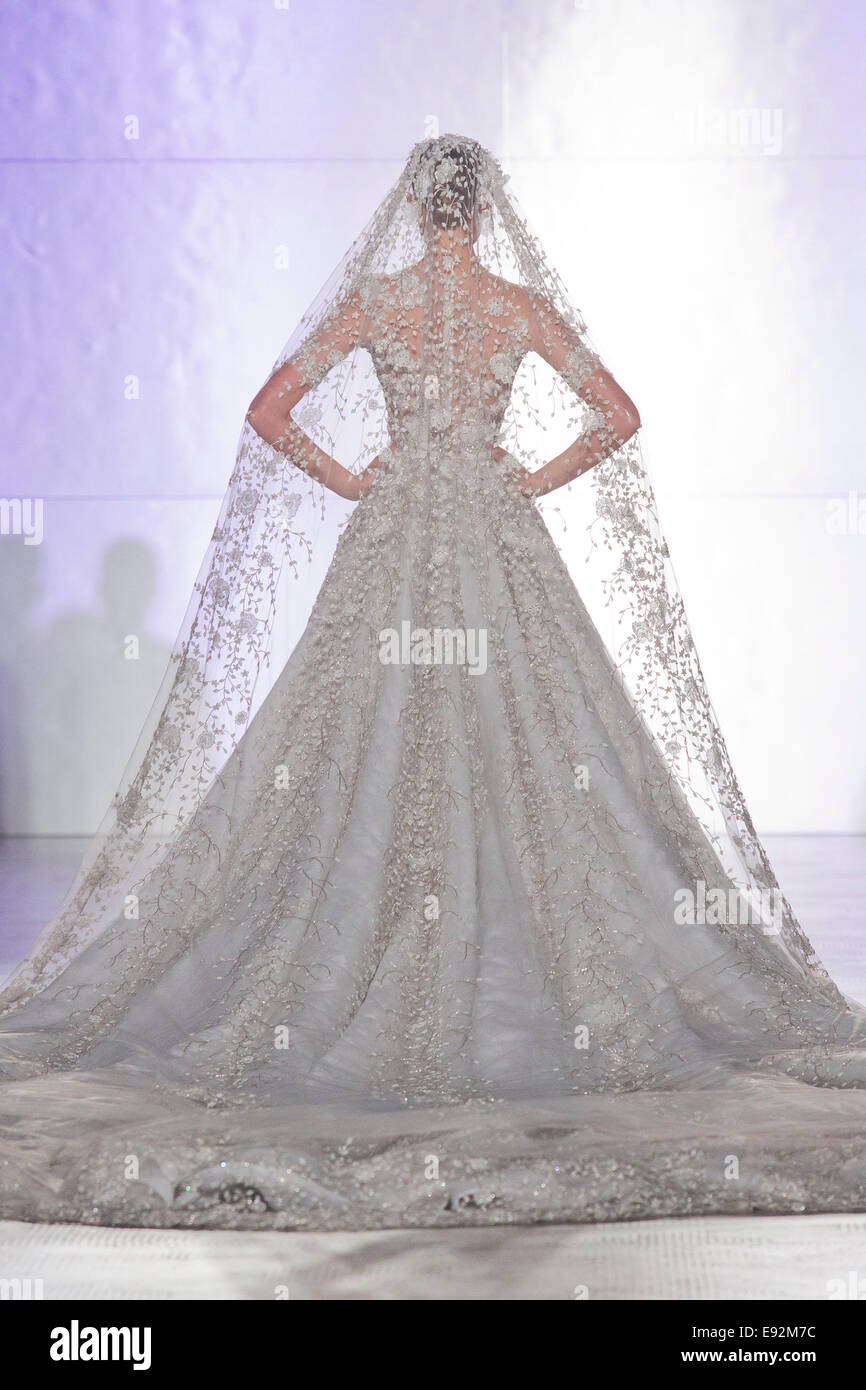 Wedding dress, Fashion in Motion presents catwalk show of the designers ...