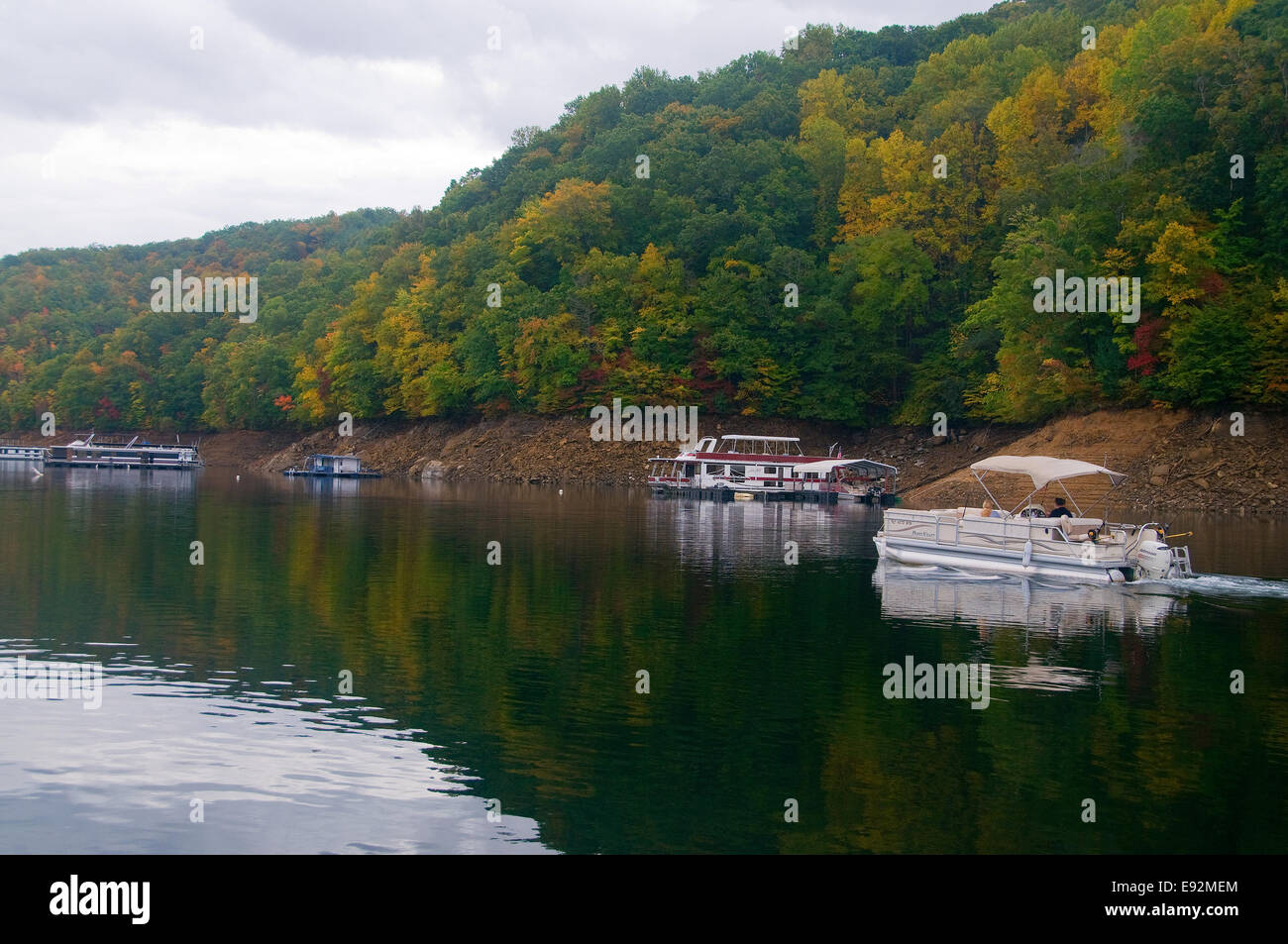 Fontana lake dam hi-res stock photography and images - Alamy