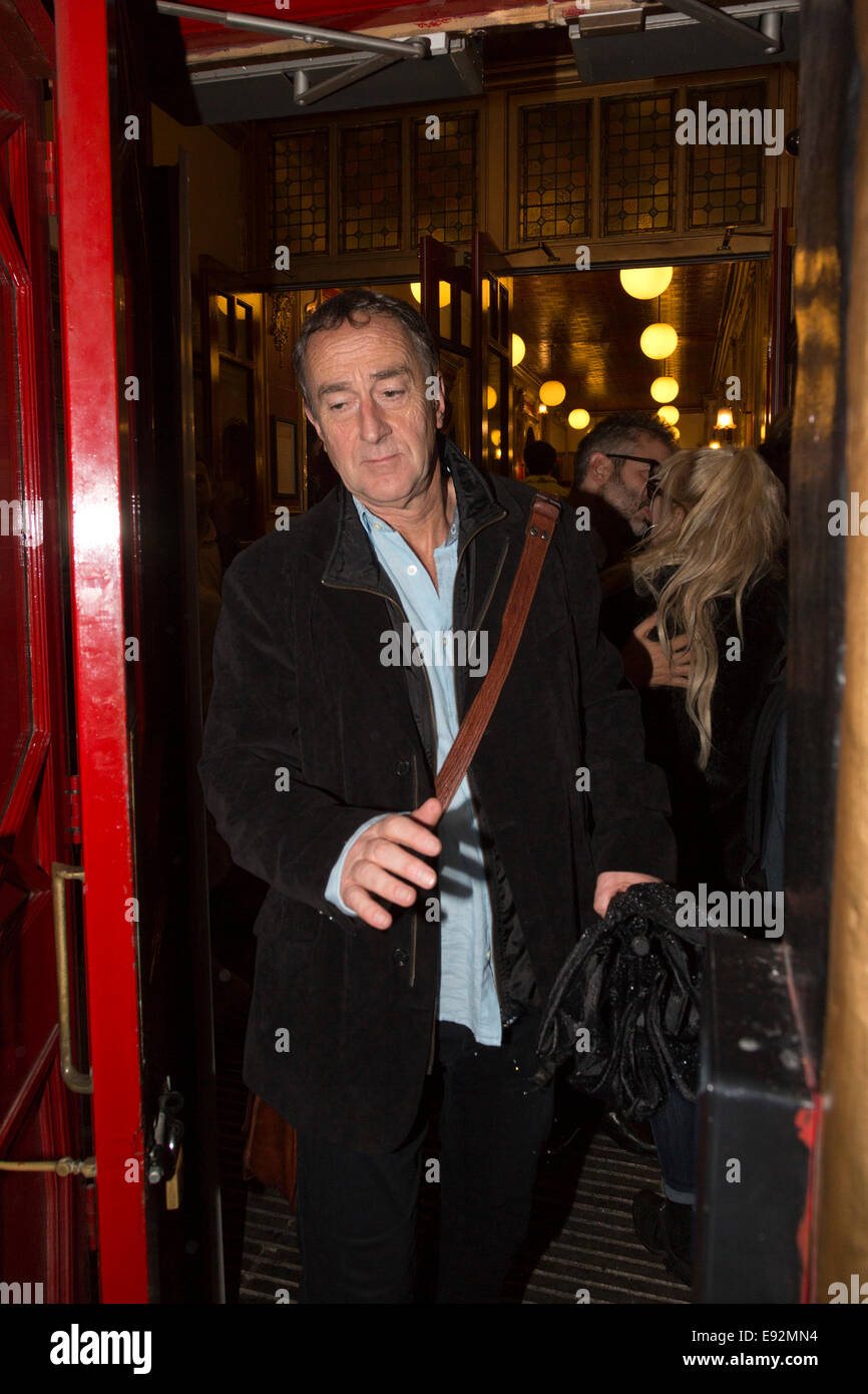 Angus deayton hi-res stock photography and images - Alamy
