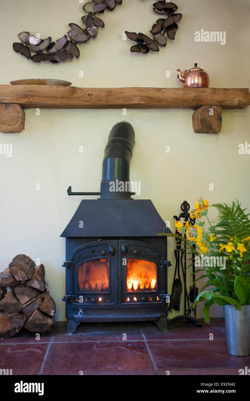 Wood burning stove hi-res stock photography and images - Alamy
