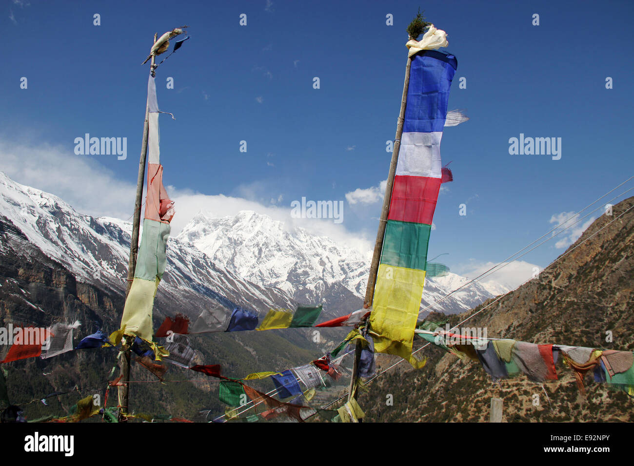 Prayer flags on annapurna hi-res stock photography and images - Alamy