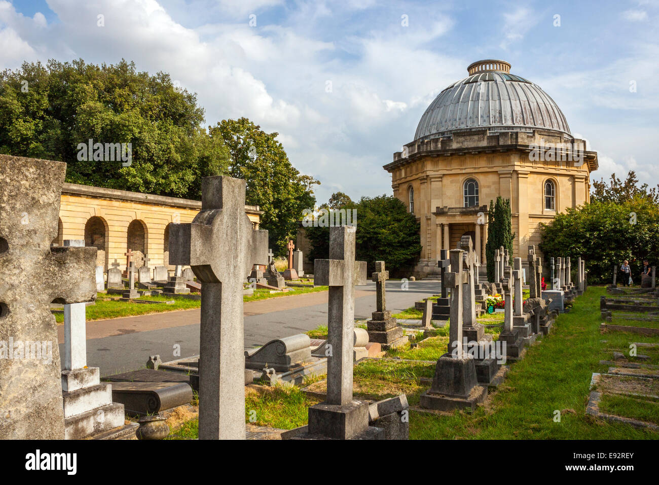 Brompton cemetery hi-res stock photography and images - Alamy