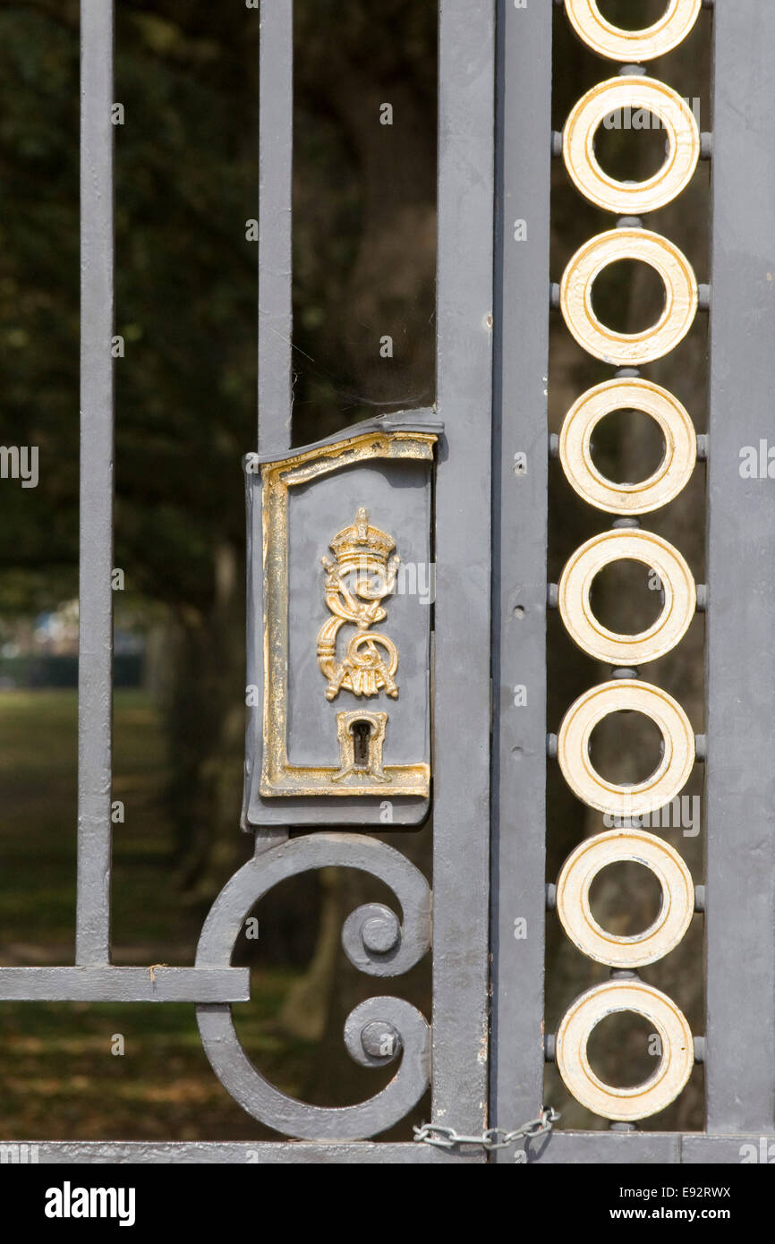 Canada gate london hi-res stock photography and images - Alamy