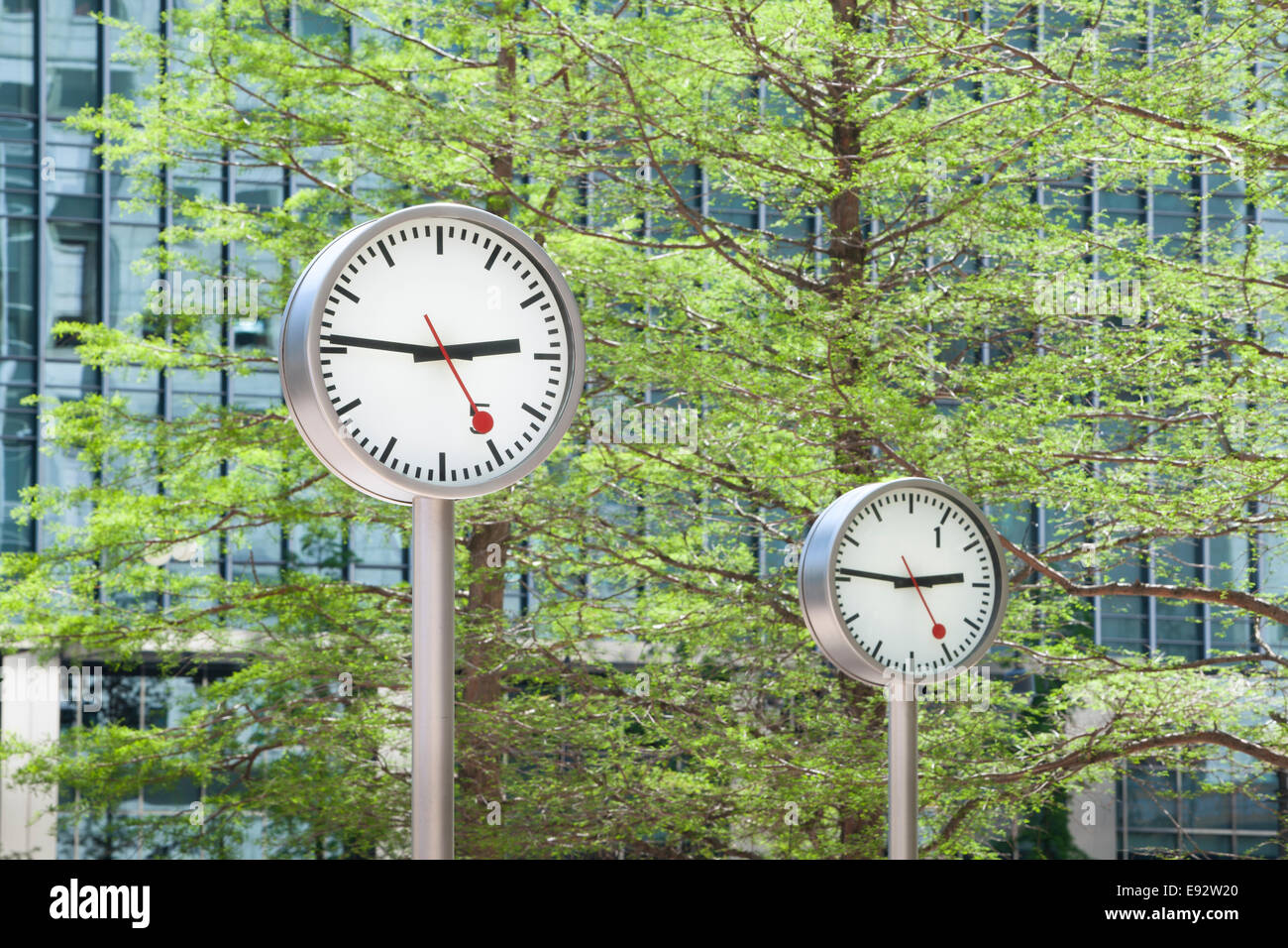 English clocks hi-res stock photography and images - Alamy