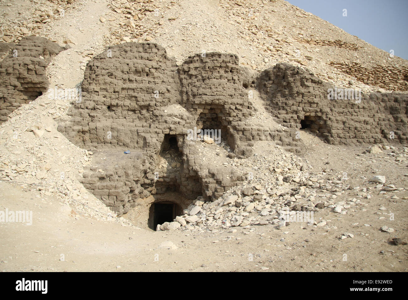 Mastabas hi-res stock photography and images - Alamy