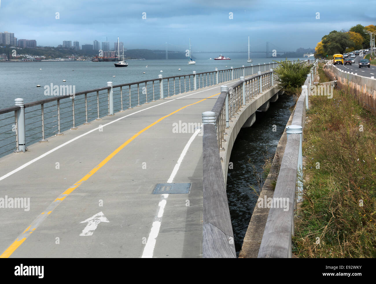 Hudson River New York City Walkway Stock Photo - Alamy
