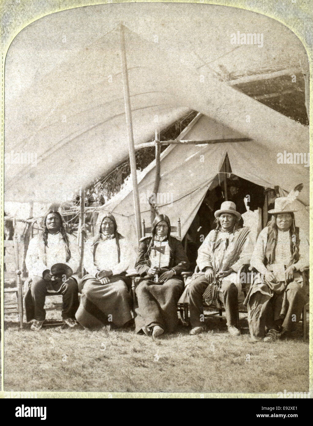 Lakota men hi-res stock photography and images - Alamy