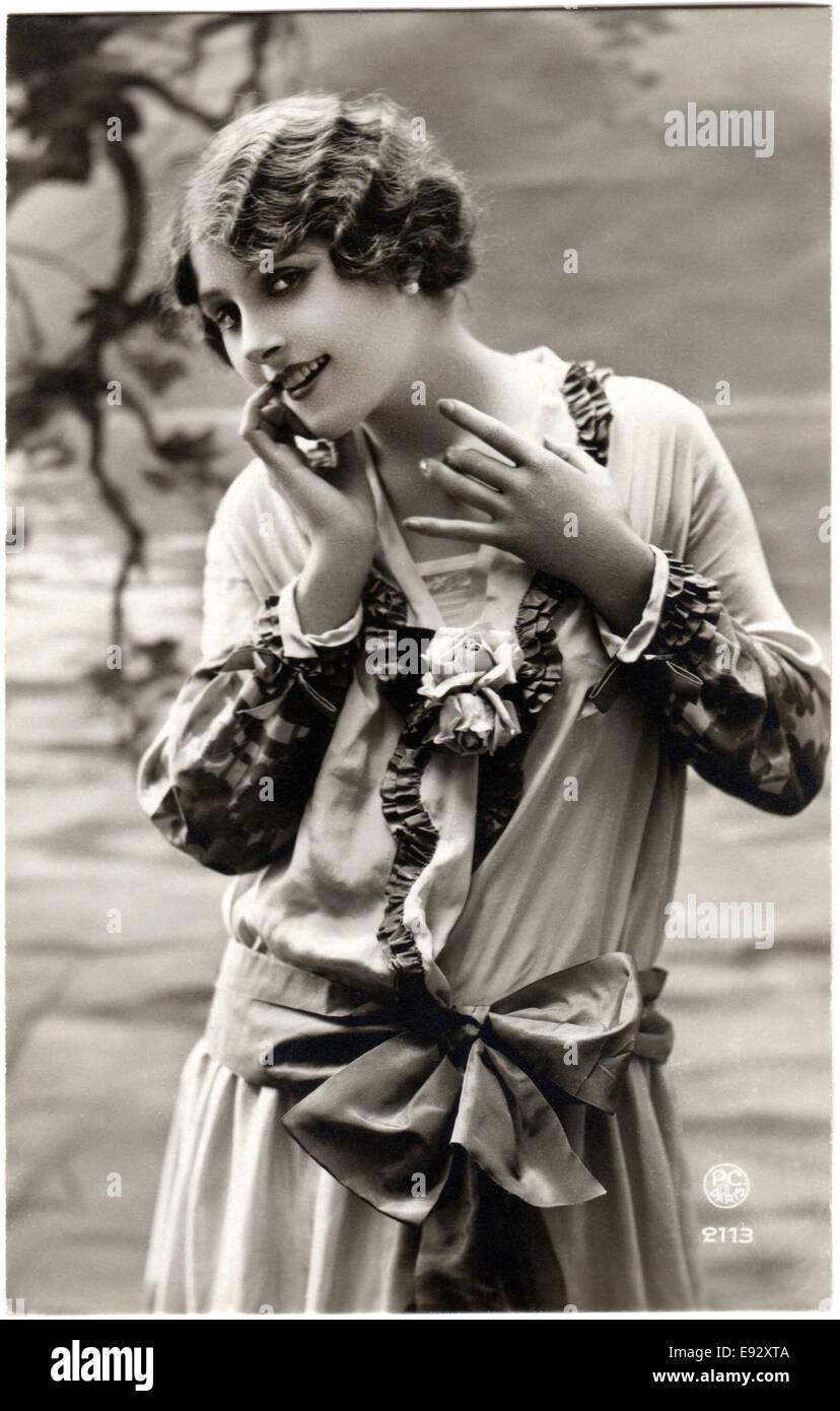 1910s woman dress hi-res stock photography and images - Alamy