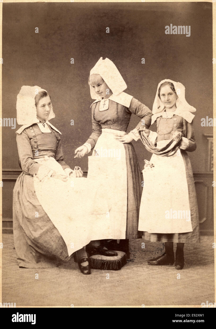 Early 1900s nurses hi-res stock photography and images - Alamy