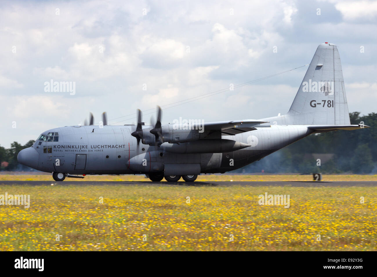 Military air force 130 hi-res stock photography and images - Alamy