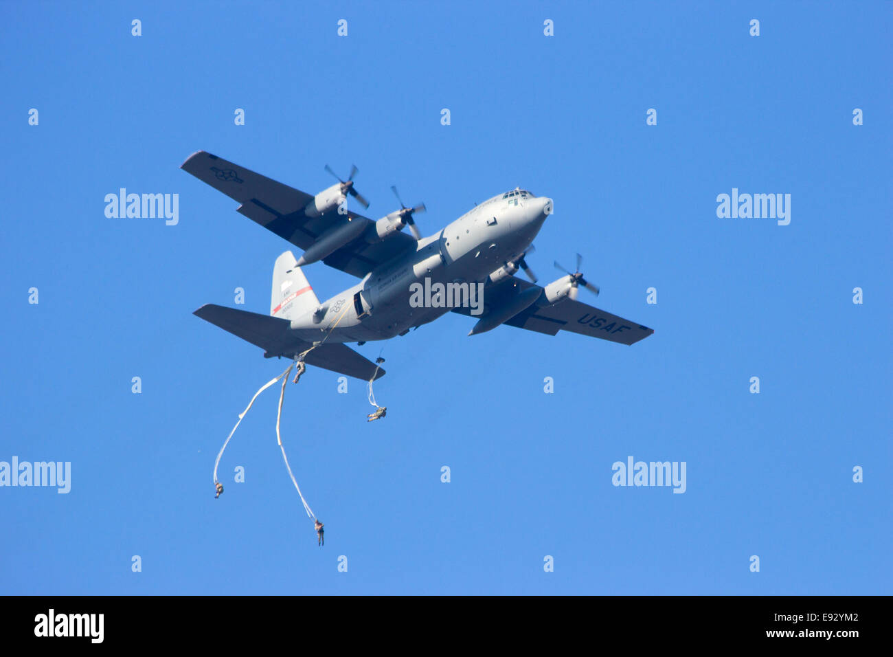 USAF C-130 Hercules drops paratroopers from the 82nd AD at Operation ...