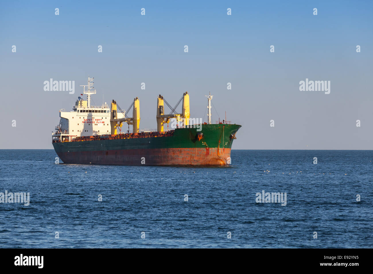 Bulk carrier ship hi-res stock photography and images - Alamy