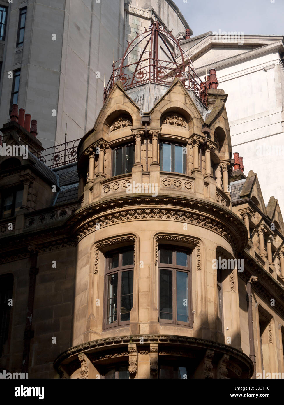 Oriel window hi-res stock photography and images - Alamy