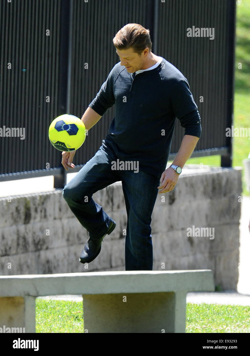 Game of Thrones star Sean Bean playing around with a soccer ball while ...