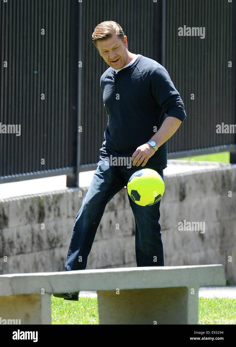 Game of Thrones star Sean Bean playing around with a soccer ball while ...