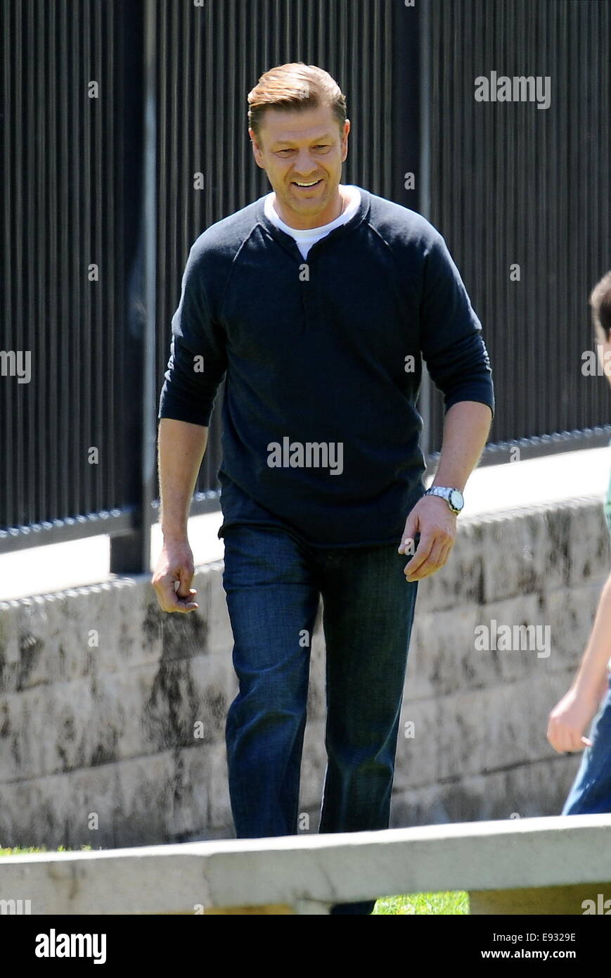 Game of Thrones star Sean Bean playing around with a soccer ball while ...