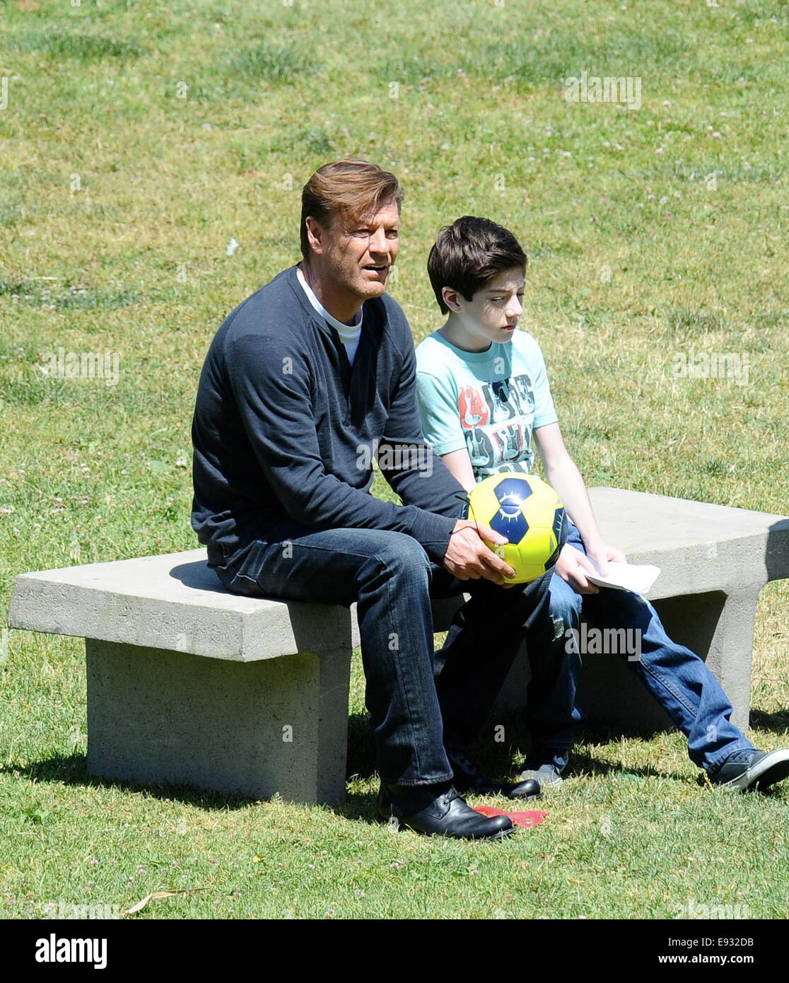 Game of Thrones star Sean Bean playing around with a soccer ball while ...