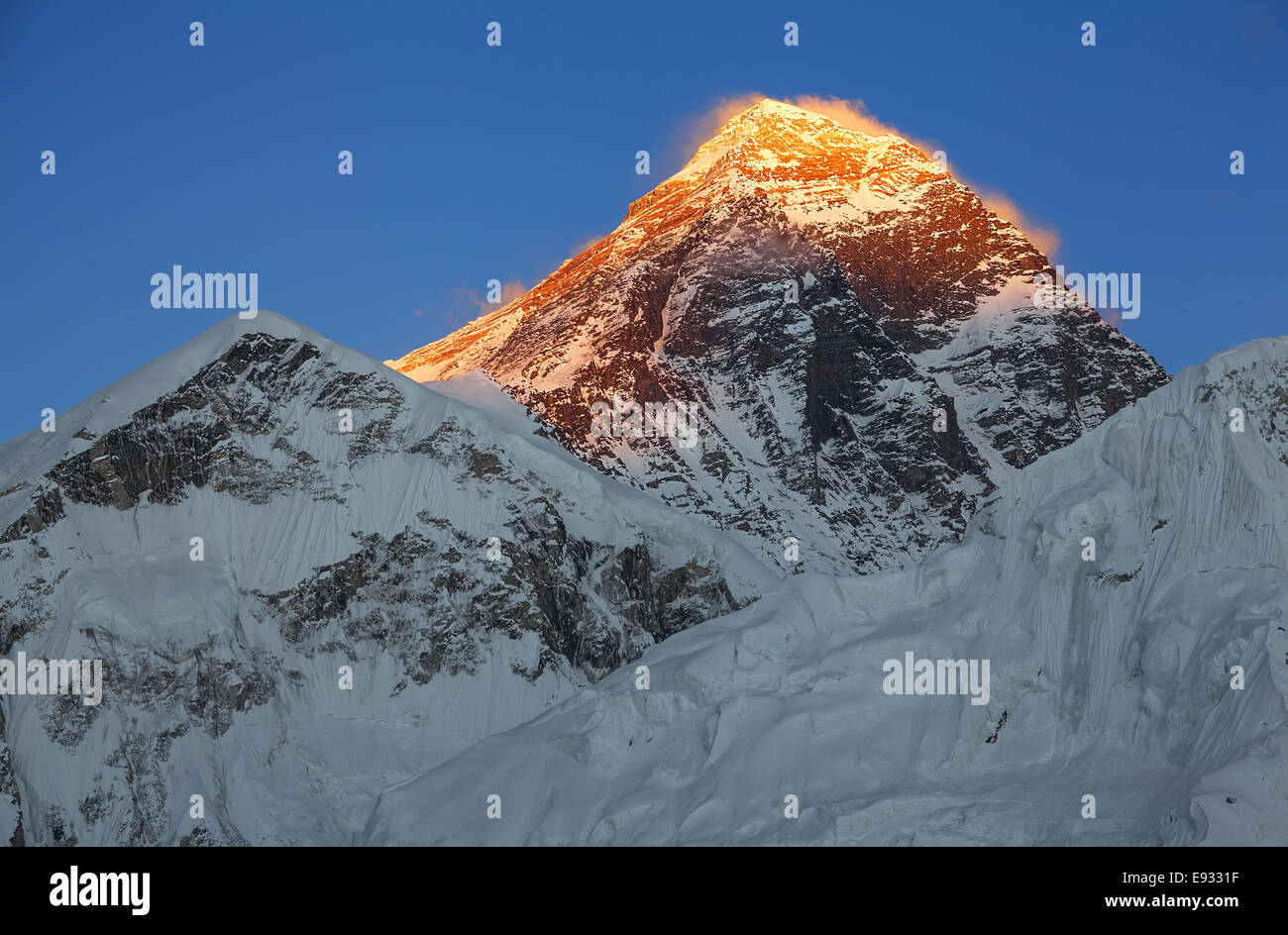 Everest pyramid hi-res stock photography and images - Alamy