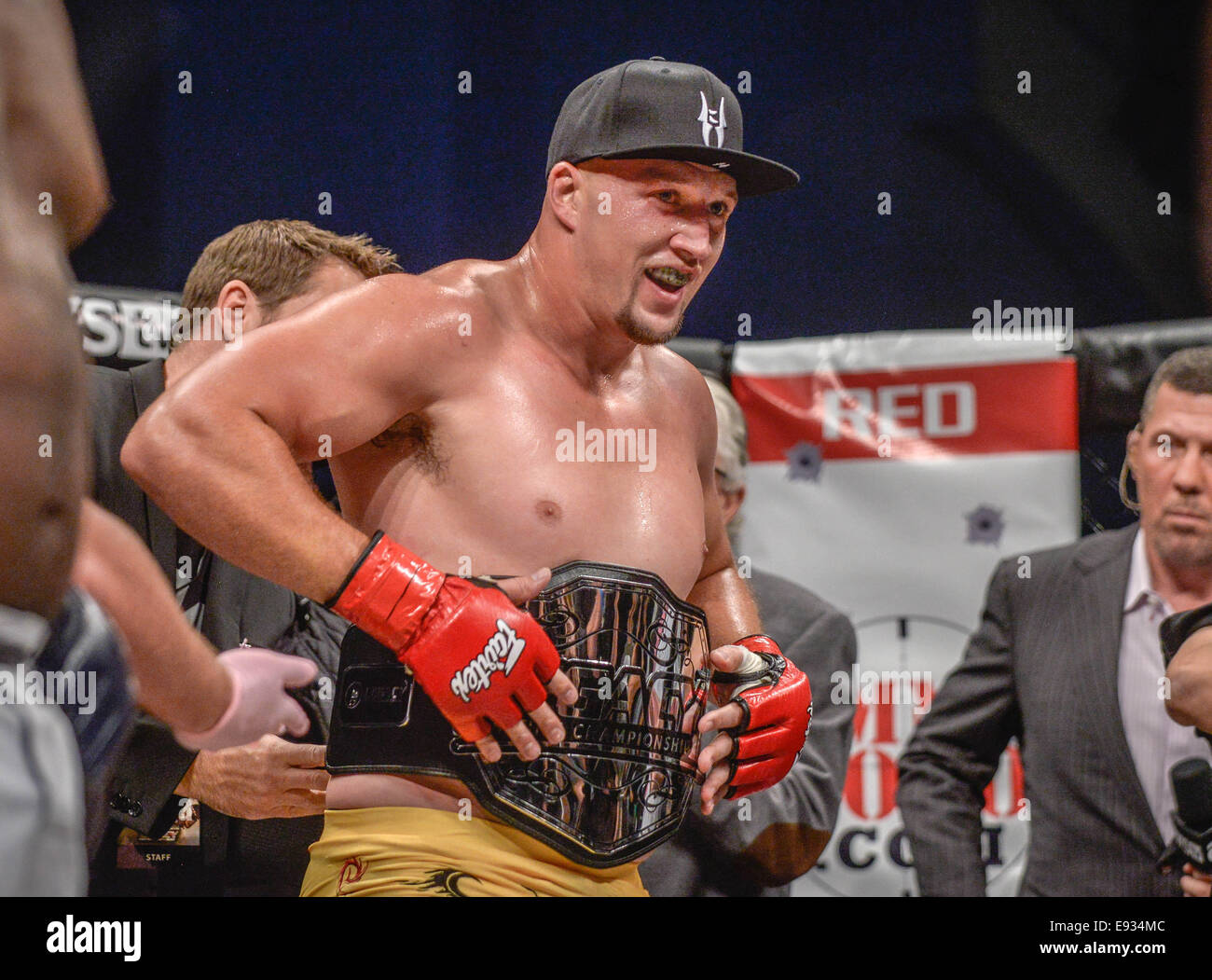 Albuquerque, New Mexico, USA. 17th Oct, 2014. Roberto E. Rosales ...