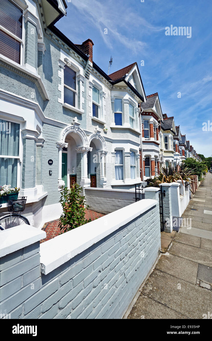 Edwardian period terrace houses hi-res stock photography and images - Alamy
