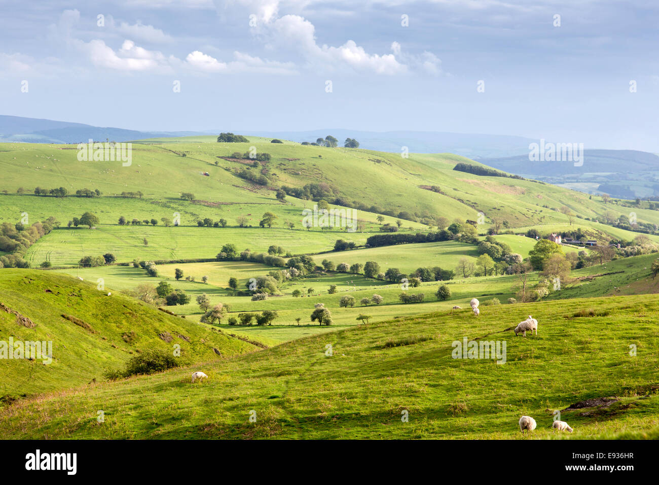 Countryside and distant hills hi-res stock photography and images - Alamy