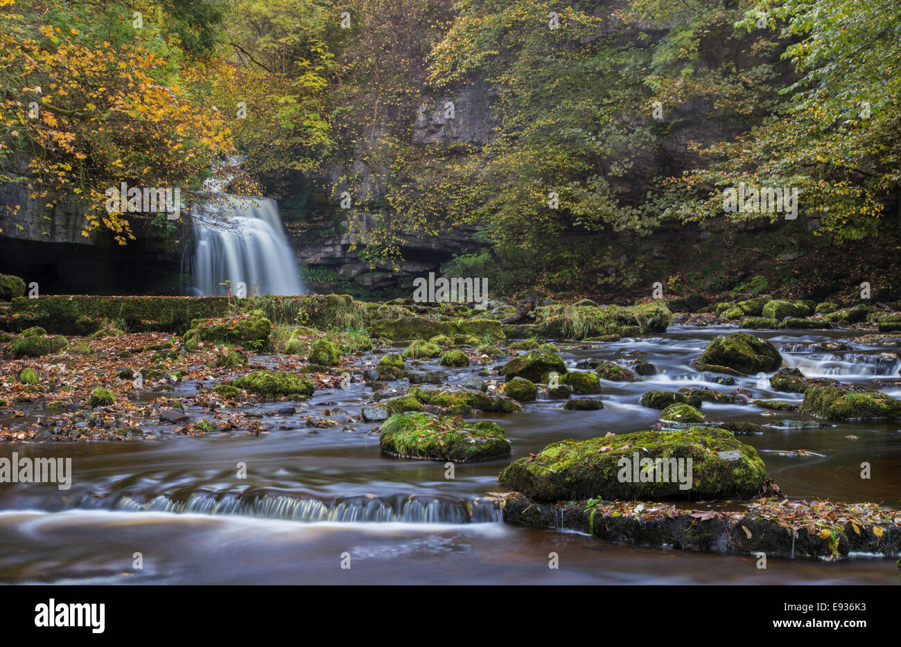 Autumn at West Burton Falls in the village of West Burton, Yorkshire ...