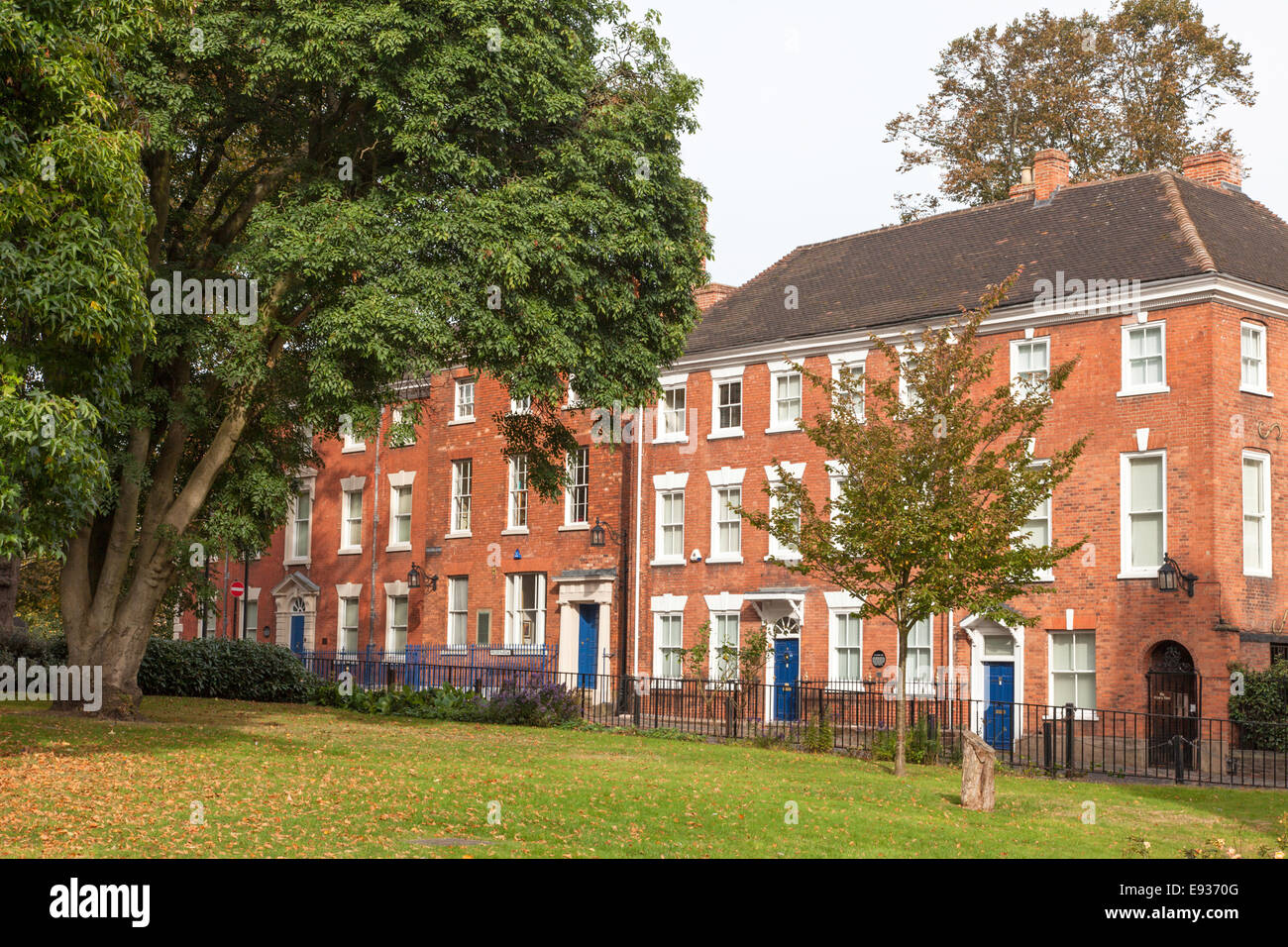 Row of 19th century houses hi-res stock photography and images - Alamy